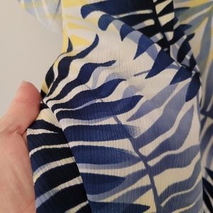 Alia | Tops | Fun Leaf Print Light Button Up Short Sleeve Collared ...